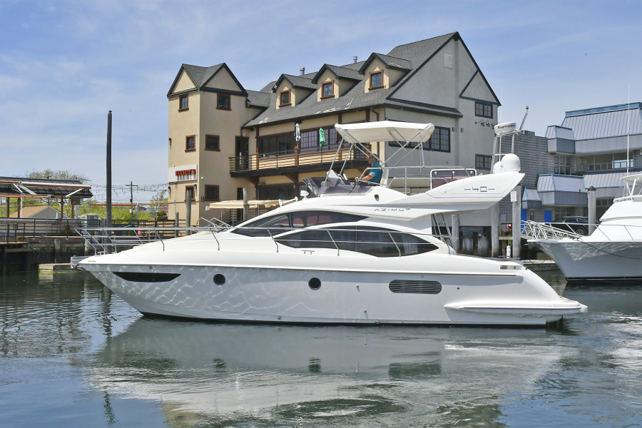 2012 Azimut 40 Fly Yacht For Sale | SI Yachts