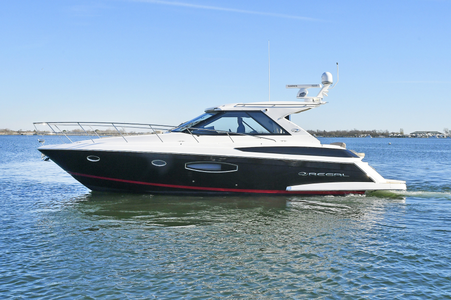2016 Regal 42 Coupe Yacht For Sale | SI Yachts