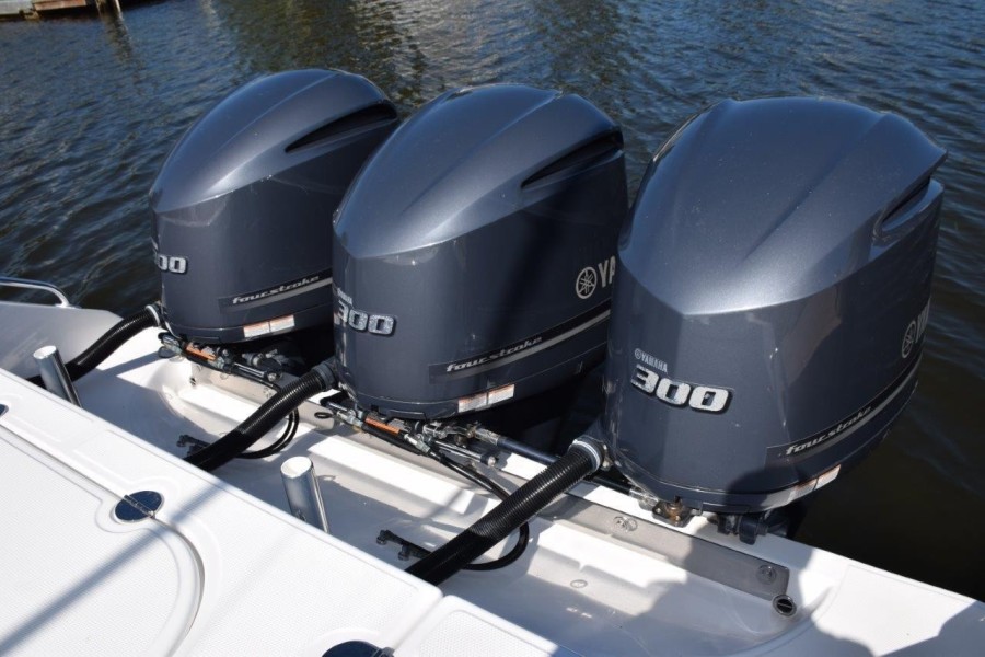 2013 Bahama 37 ft Sport Fishing - FRISKY