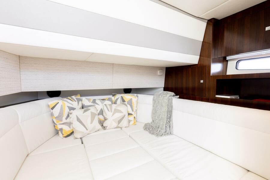 42ft 2021 Cruisers Yacht For Sale Southpaw Yacht Sales