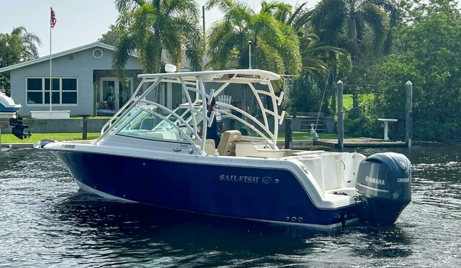 24 ft Sailfish 2021 245 DC - | Yachtr