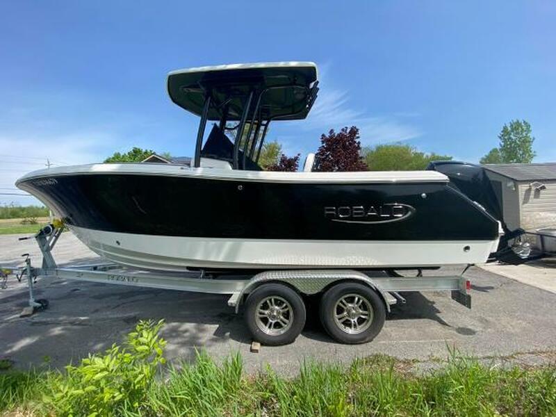 23 ft Robalo 2022 R230 Center Console - | Yachtr