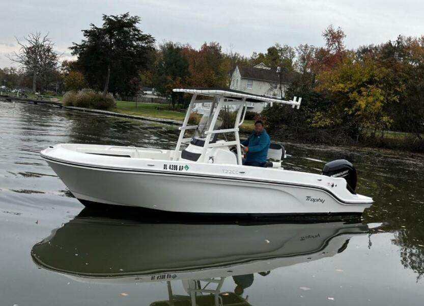 22 ft Trophy 2023 T22CC - | Yachtr