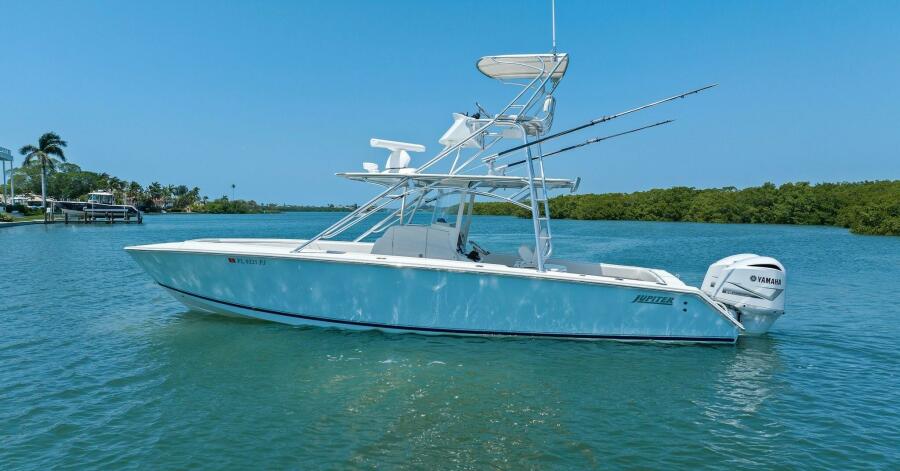 34 ft Jupiter 2011 34 Center Console - | Yachtr