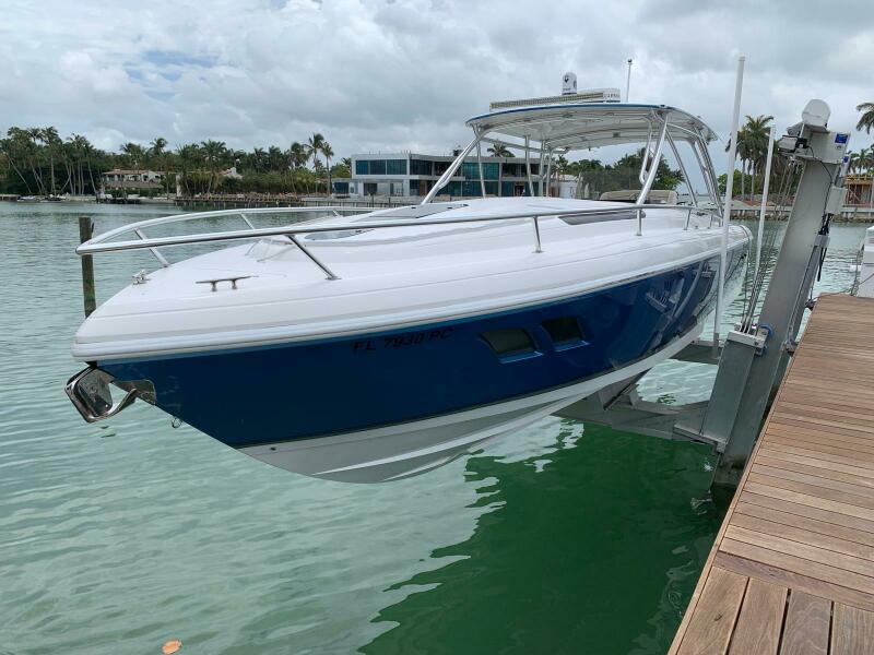 40 ft Intrepid 2011 400 Cuddy - | Yachtr