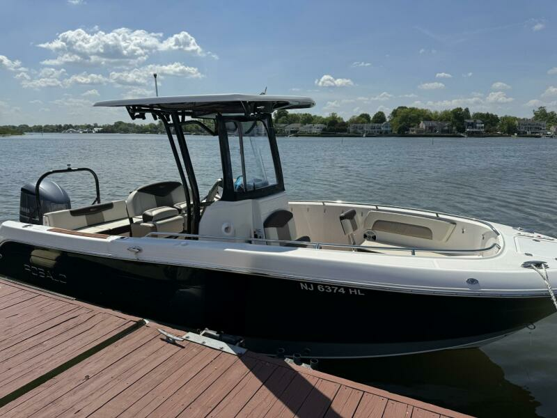 2018 Robalo R242 Explorer 24 ft Center Consoles for sale