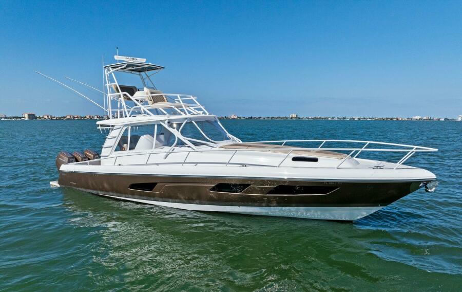 47 ft Intrepid 2022 477 Evolution - | Yachtr