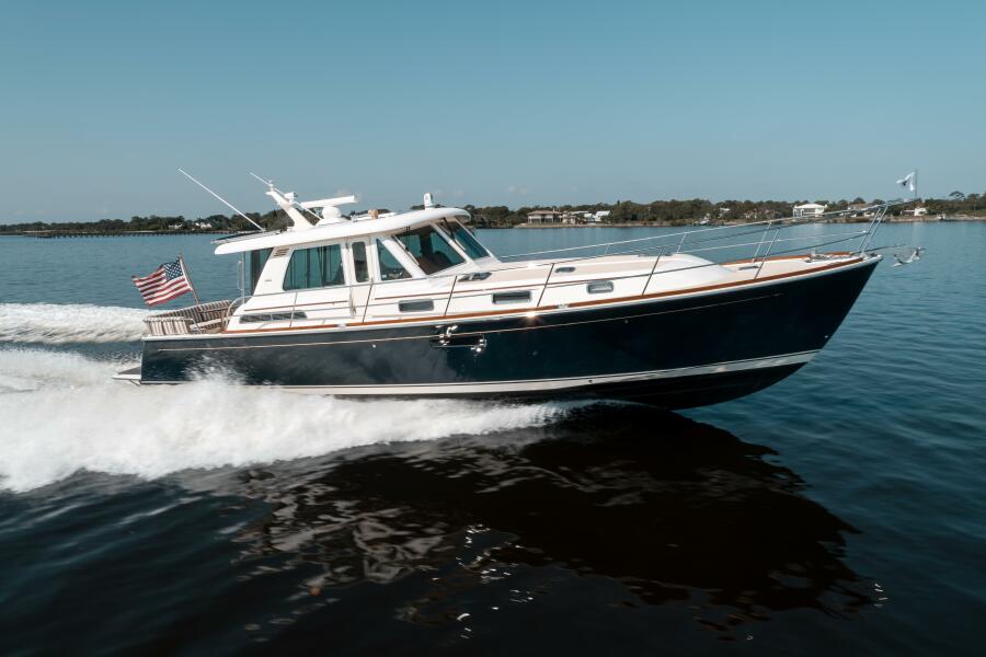 48 ft Sabre 2014 FIVE BEARS IX | Yachtr