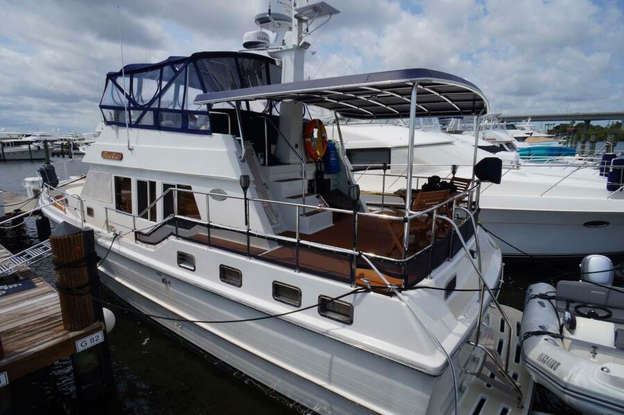 42 ft Symbol 2002 Sun Deck Trawler - Fine Cut | Yachtr