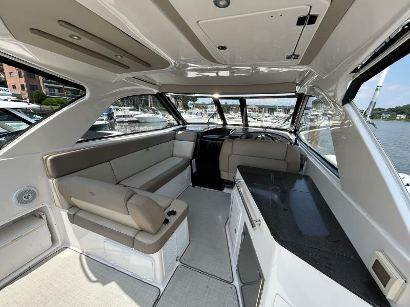 35ft 2014 Regal Yacht For Sale Southpaw Yacht Sales