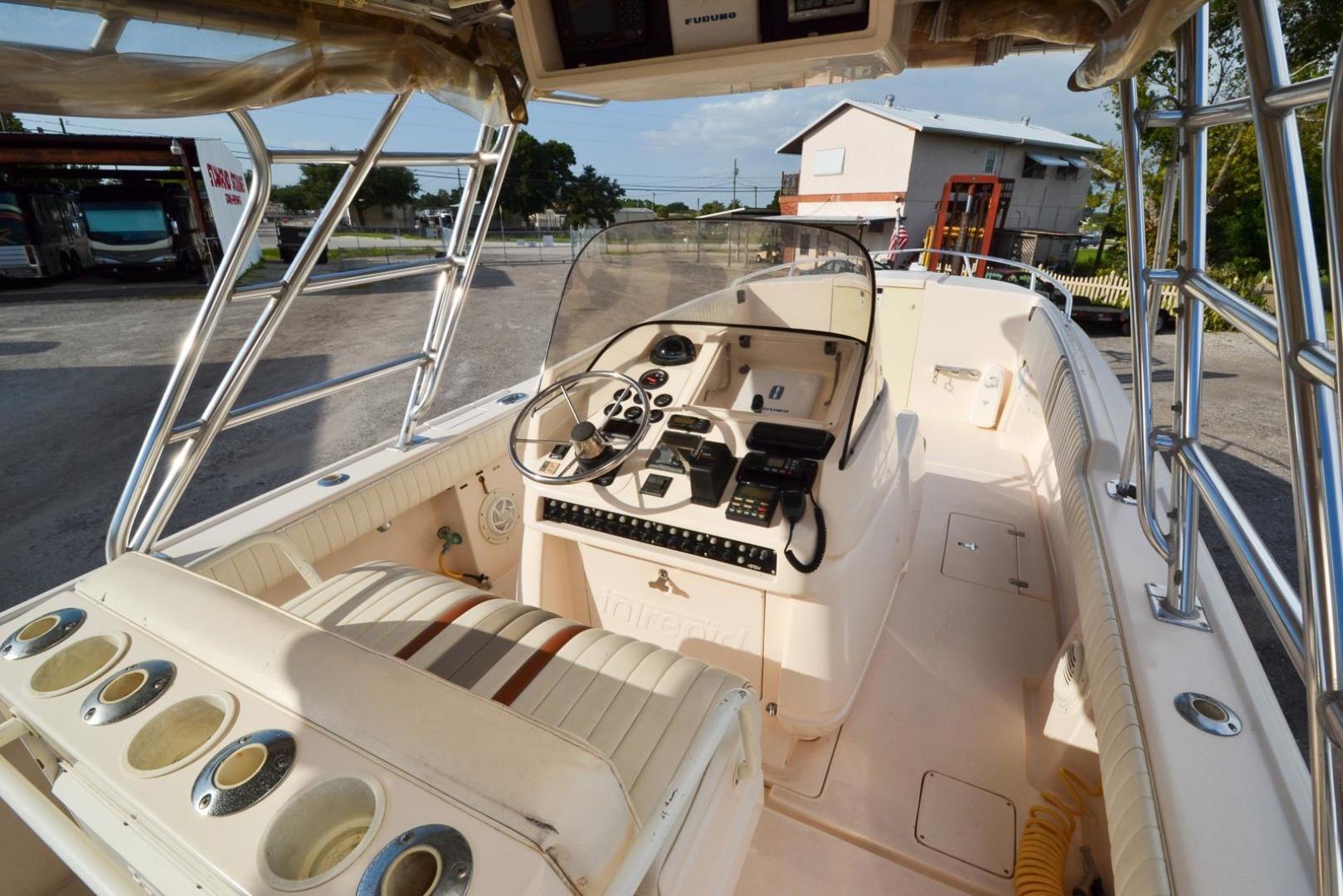 32' 2000 Intrepid 322 Cuddy | Tampa Yacht Sales