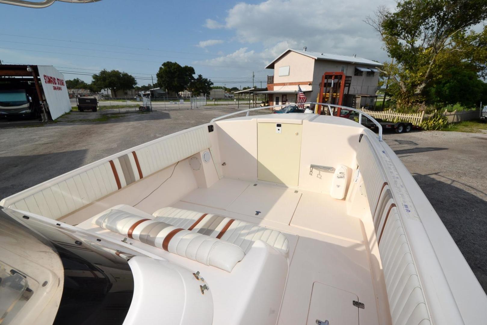 32' 2000 Intrepid 322 Cuddy | Tampa Yacht Sales