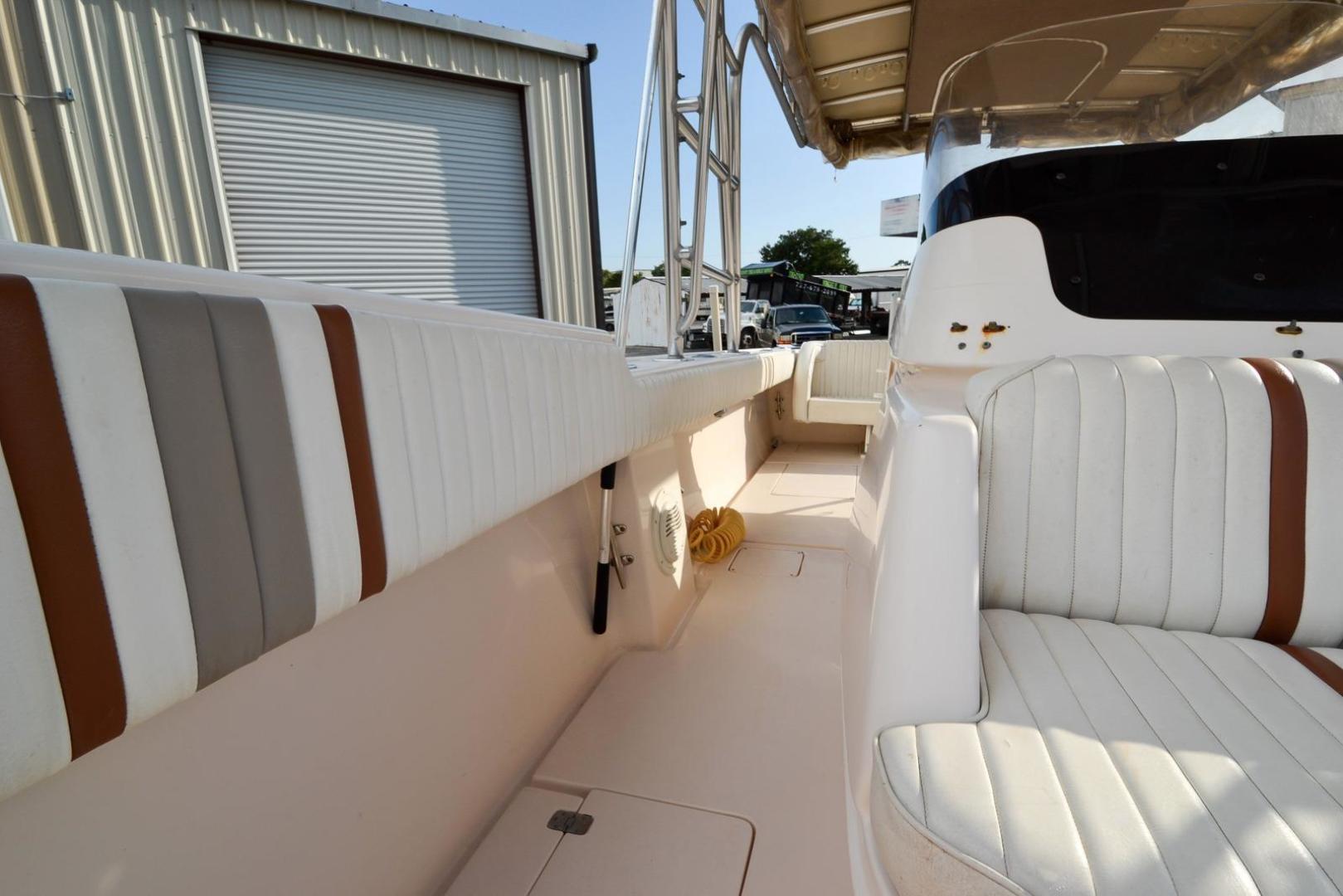32' 2000 Intrepid 322 Cuddy | Tampa Yacht Sales