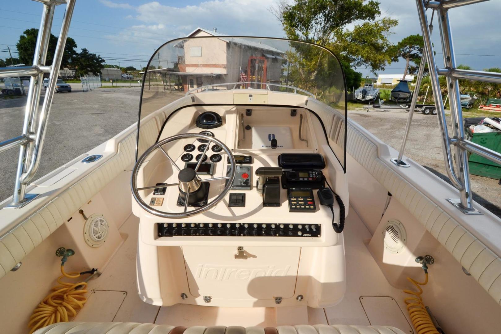 32' 2000 Intrepid 322 Cuddy | Tampa Yacht Sales