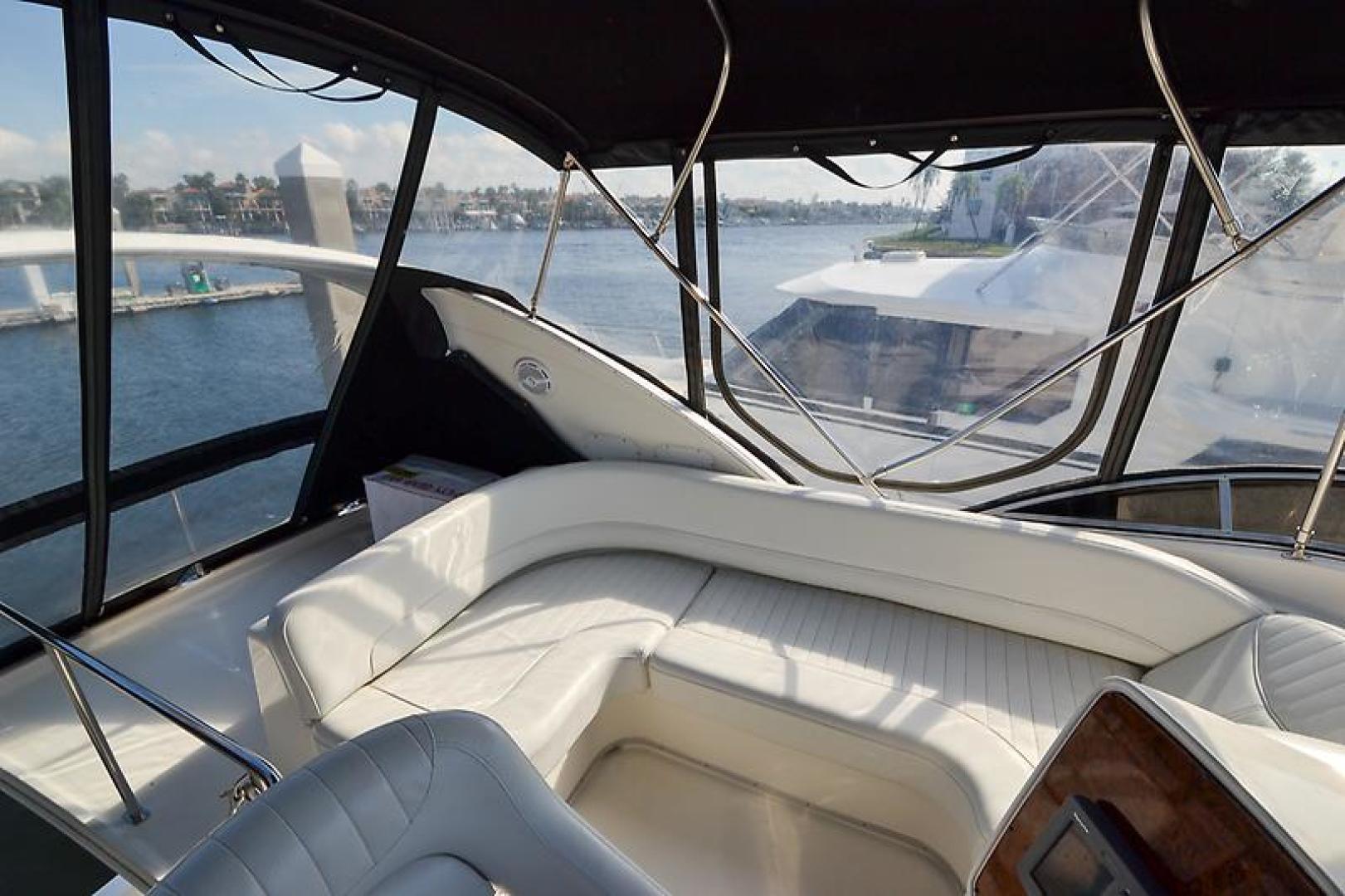 34' 2004 Meridian 341 Sedan | Tampa Yacht Sales