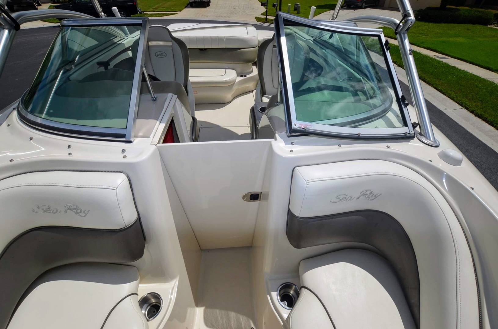 23' 2007 Sea Ray 220 Select | Tampa Yacht Sales