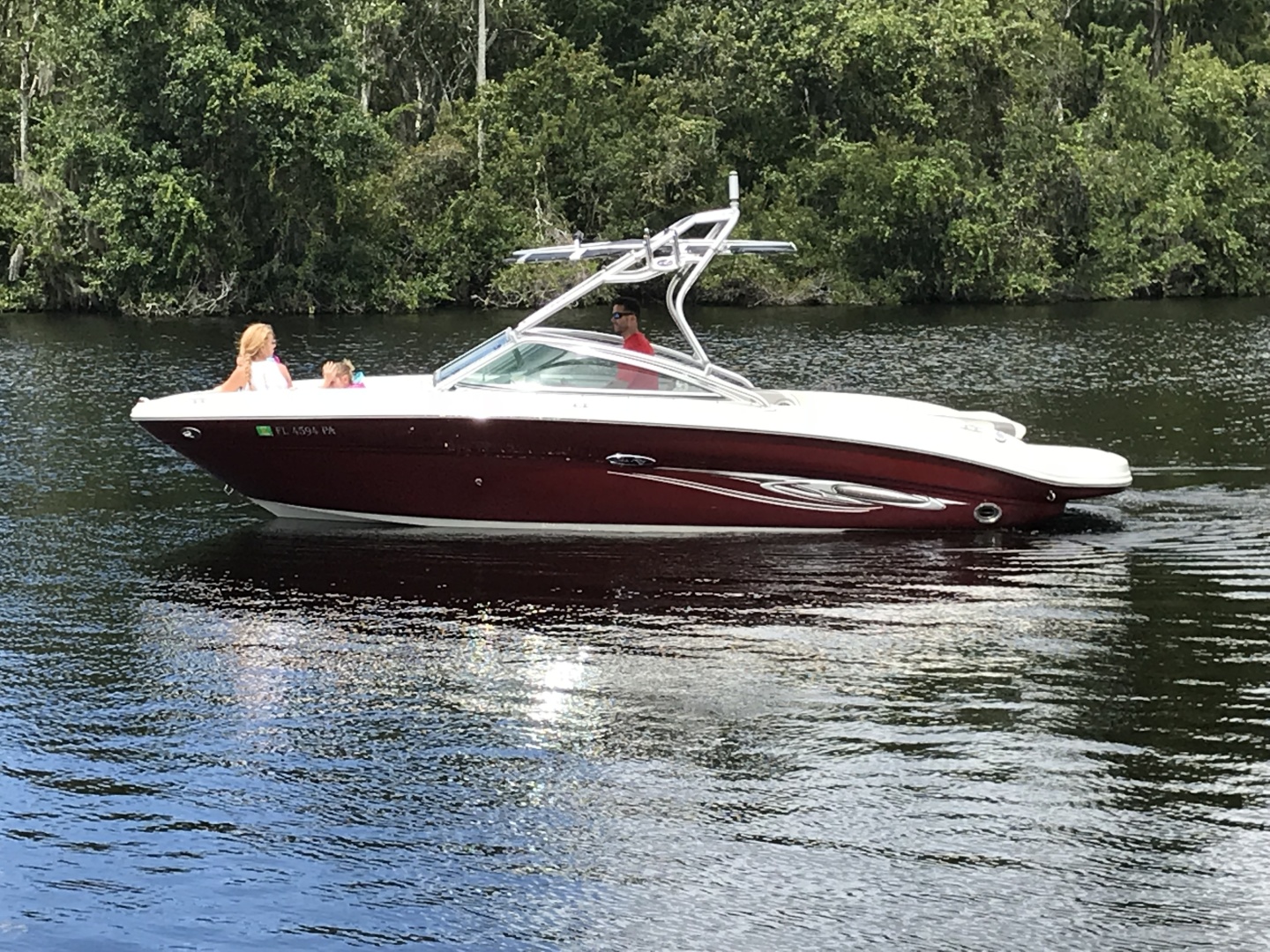 23' 2007 Sea Ray 220 Select | Tampa Yacht Sales