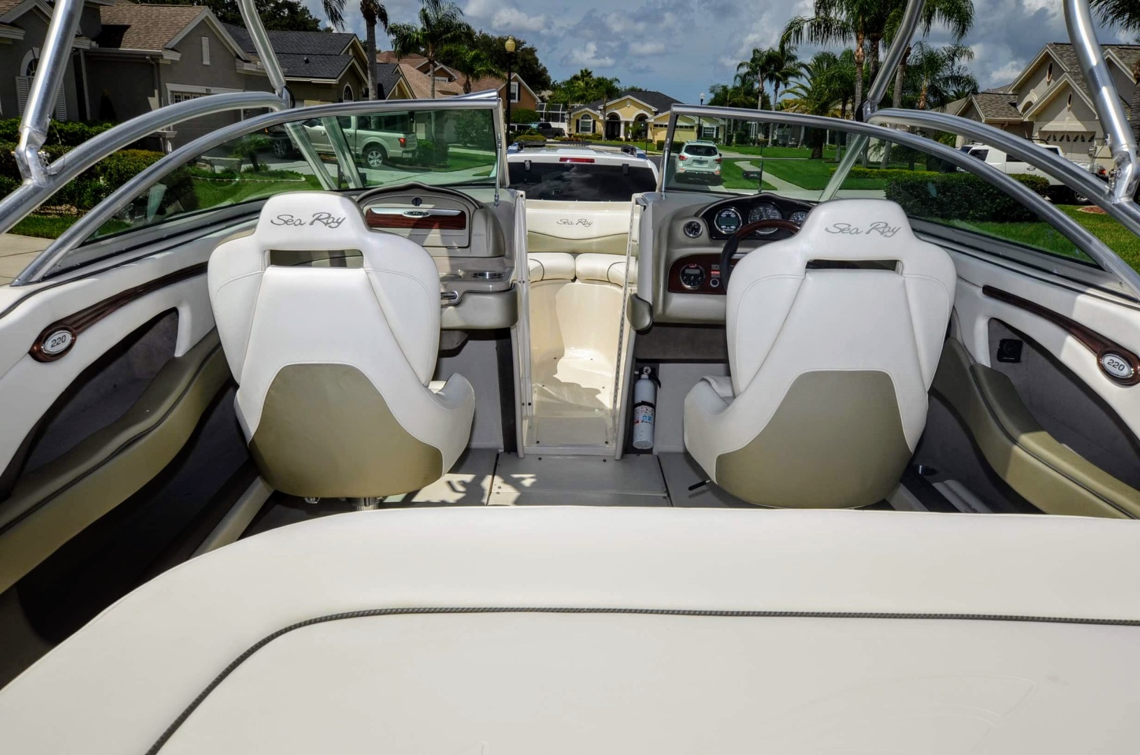 23' 2007 Sea Ray 220 Select | Tampa Yacht Sales