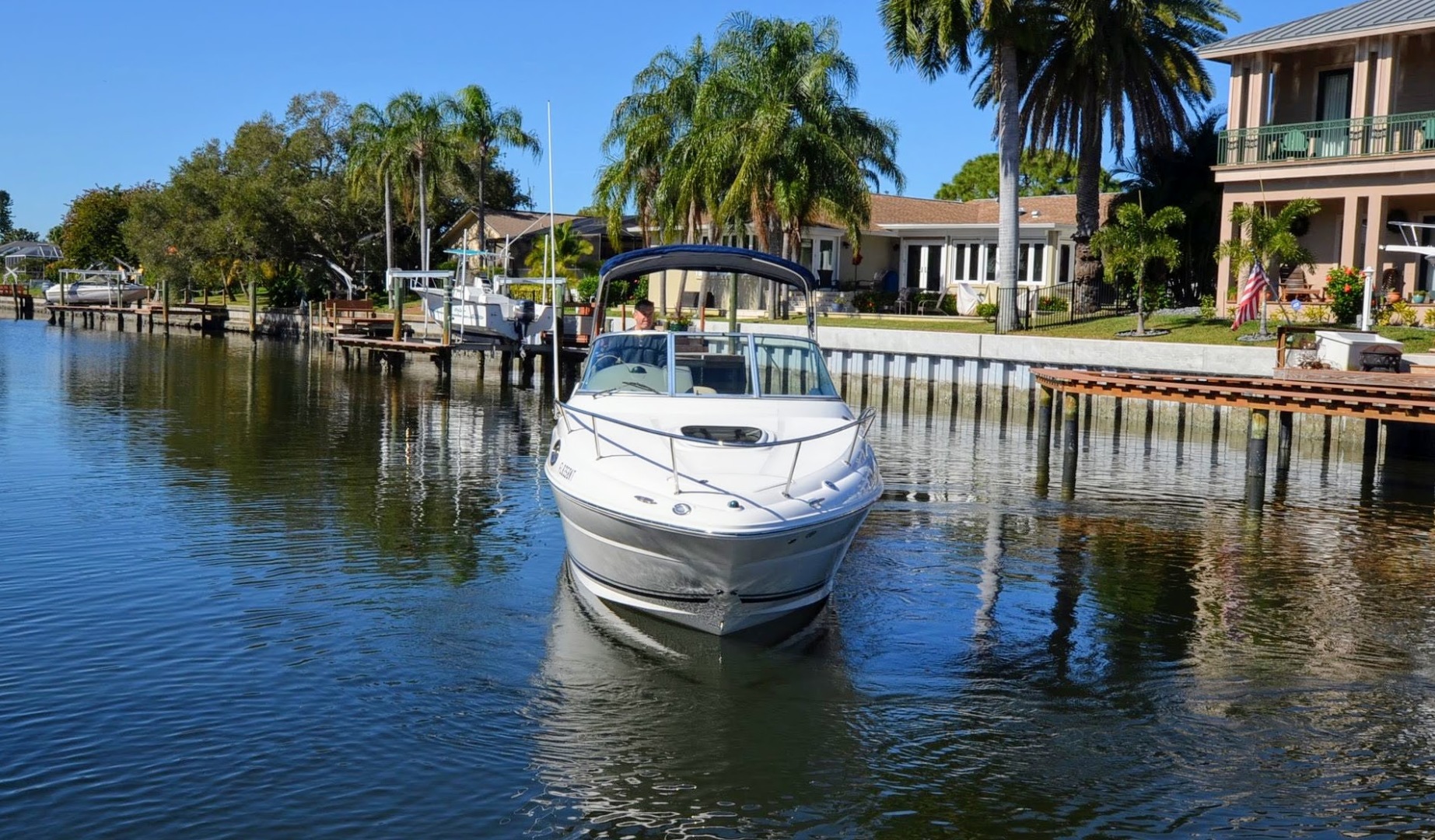 24' 2008 Sea Ray 240 Sundancer | Tampa Yacht Sales