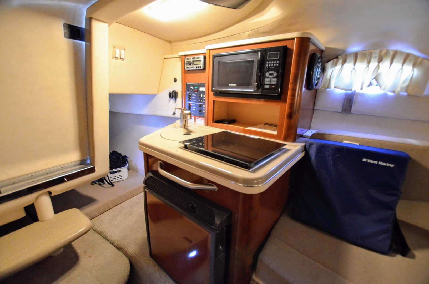 24' 2008 Sea Ray 240 Sundancer | Tampa Yacht Sales