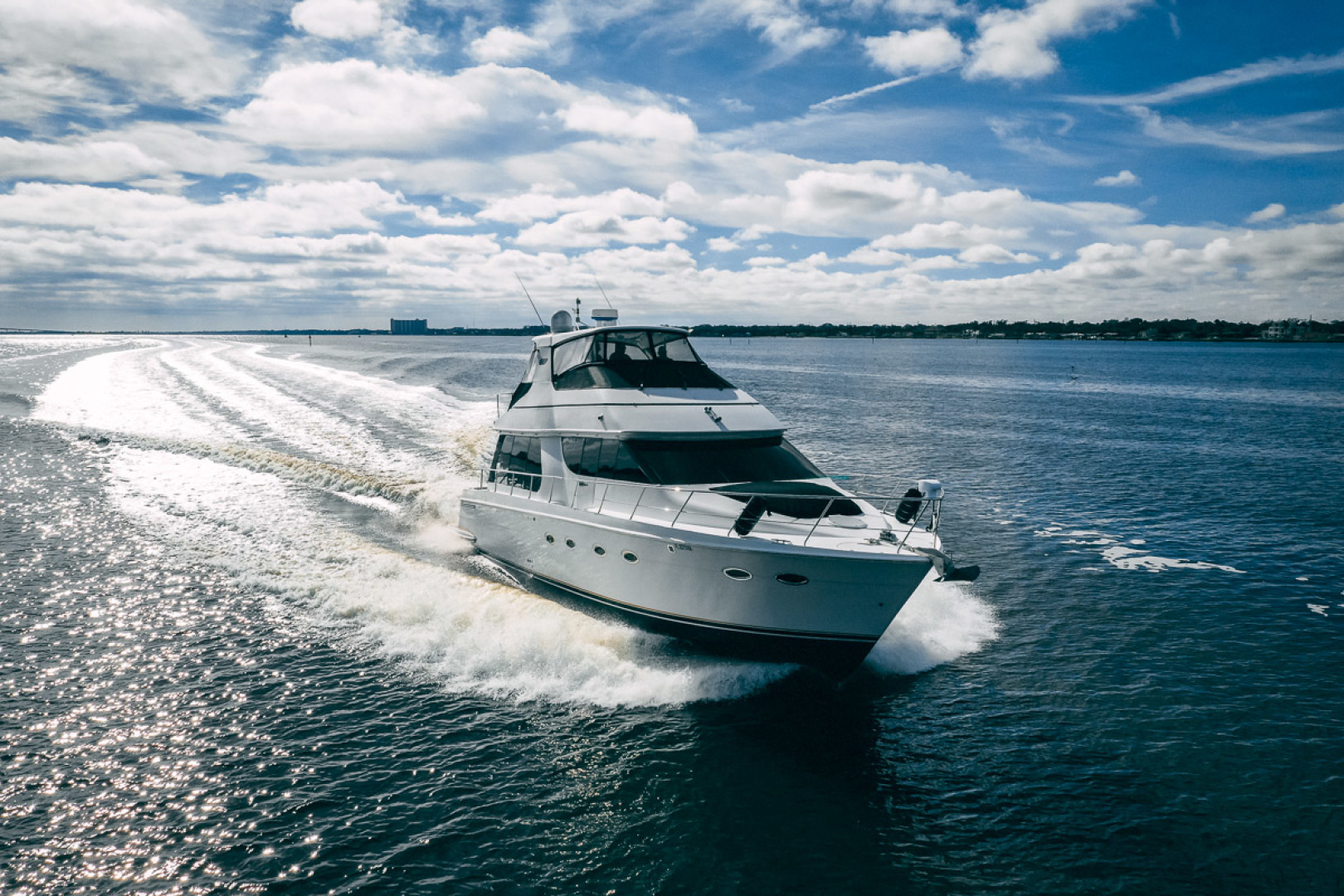 53' 2002 Carver 530 Voyager Skylounge | Tampa Yacht Sales