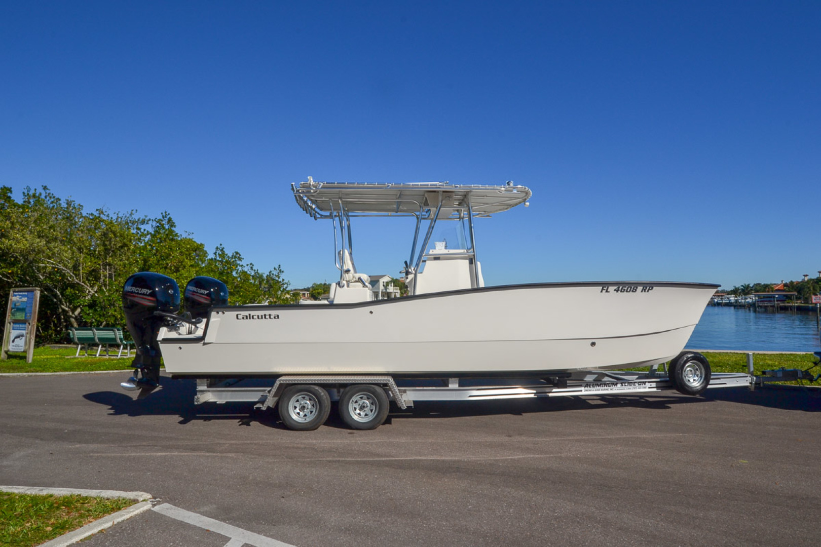 26' 2018 Calcutta 263 | Tampa Yacht Sales