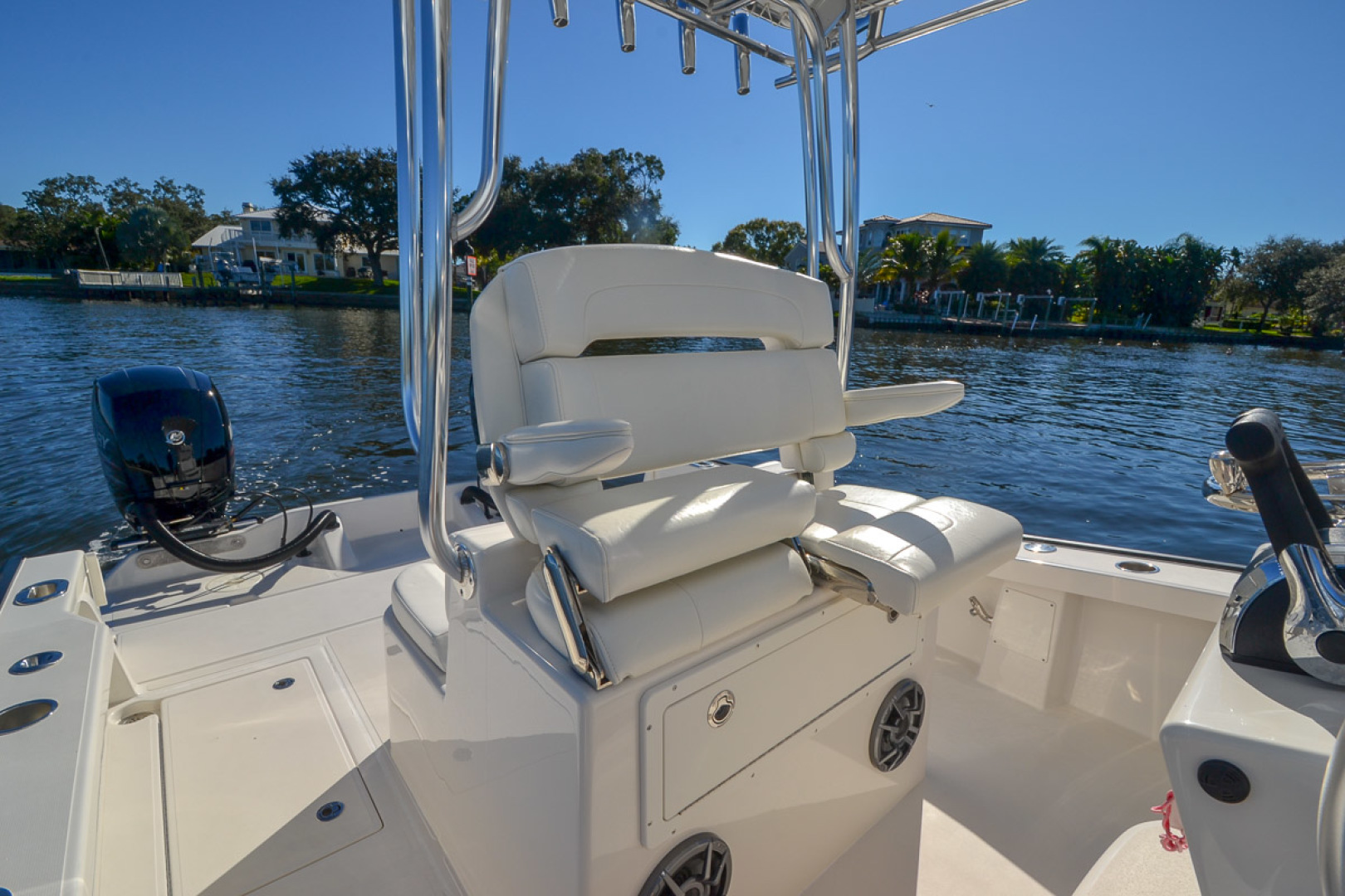 26' 2018 Calcutta 263 | Tampa Yacht Sales