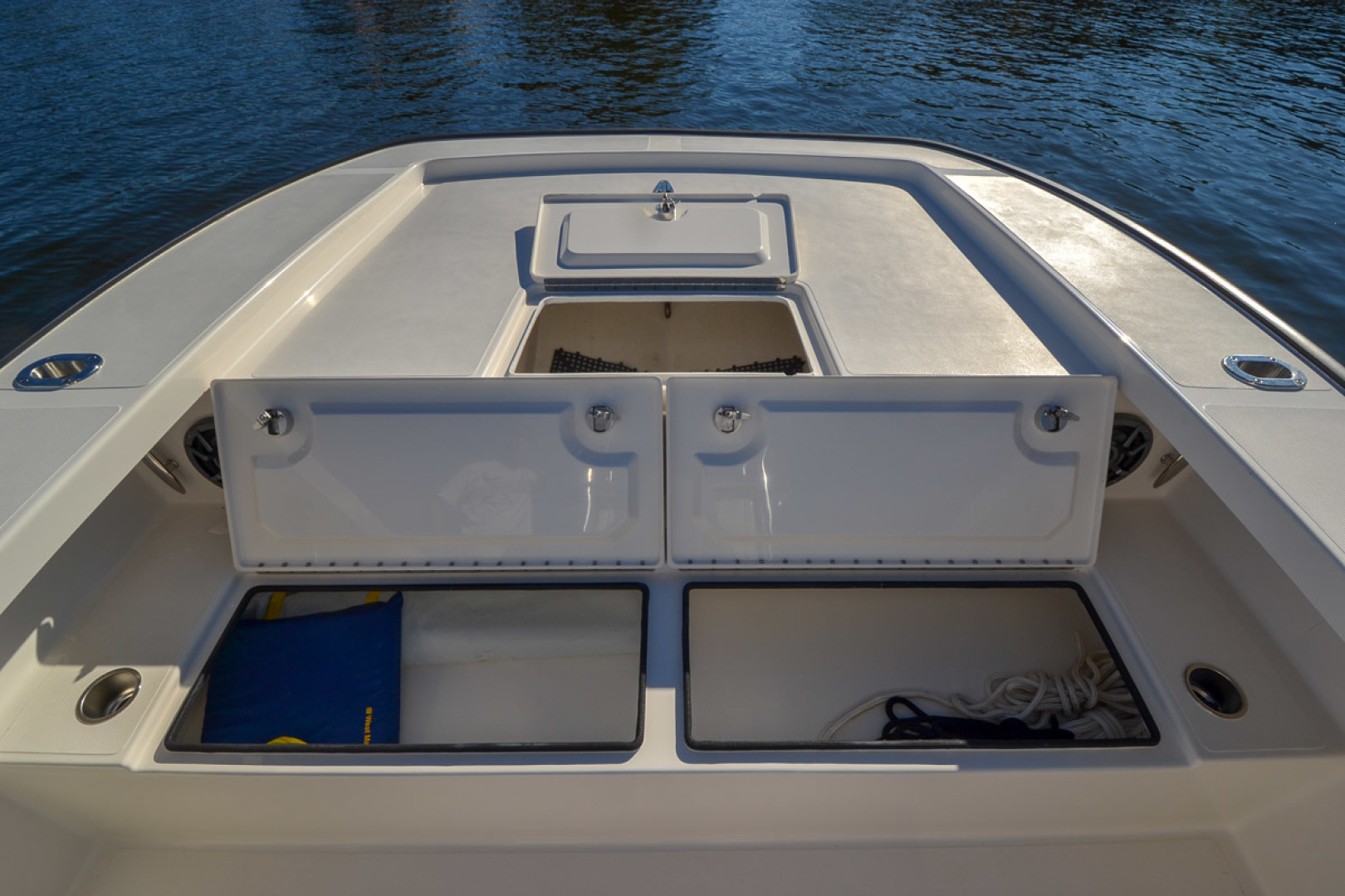 26' 2018 Calcutta 263 | Tampa Yacht Sales