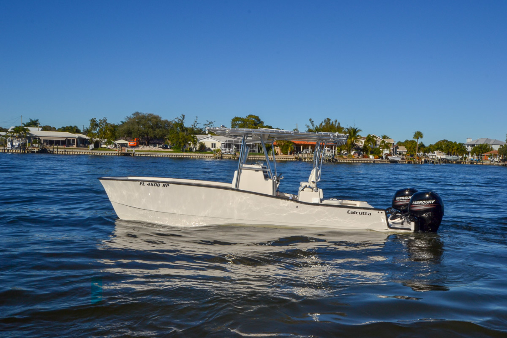 26' 2018 Calcutta 263 | Tampa Yacht Sales