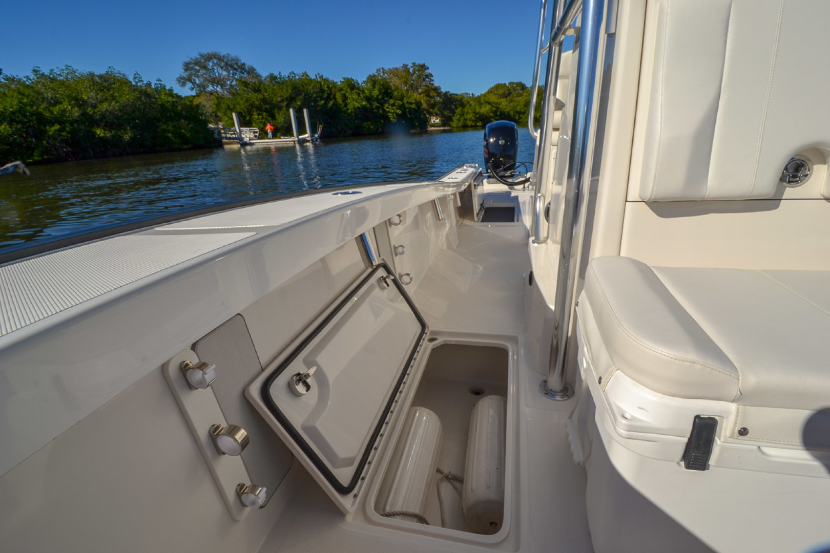 26' 2018 Calcutta 263 | Tampa Yacht Sales