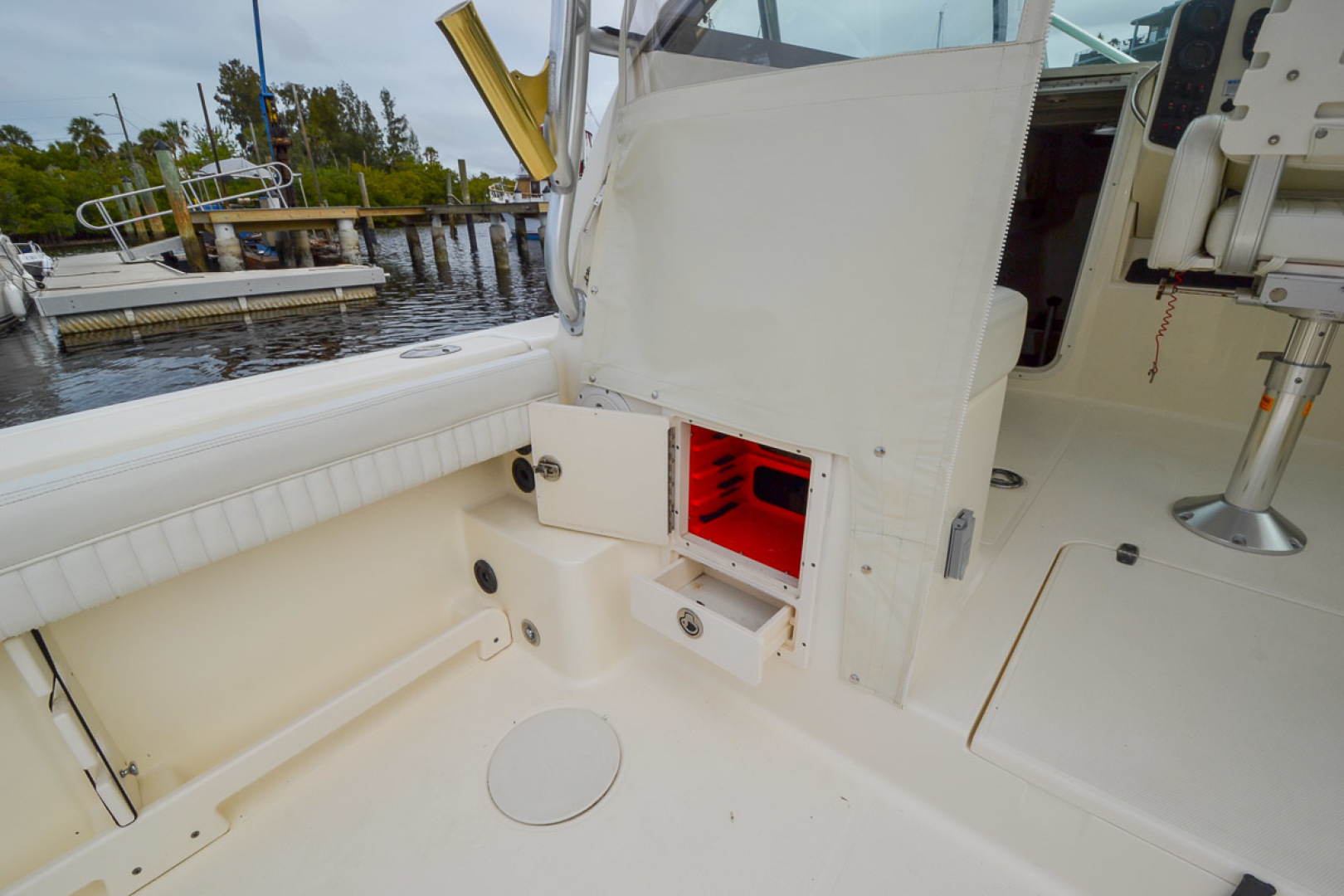 32' 2007 World Cat 320 EC | Tampa Yacht Sales