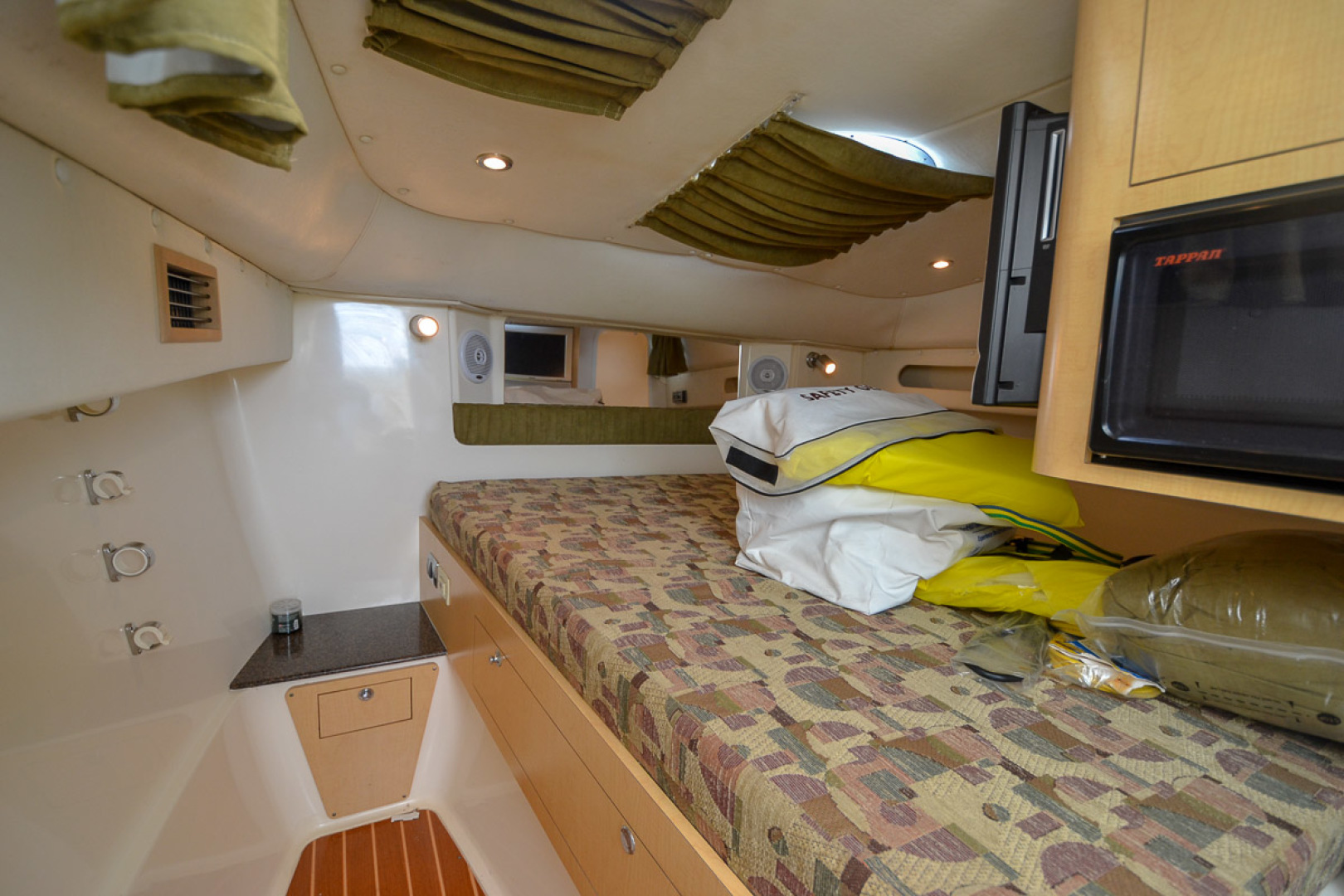 32' 2007 World Cat 320 EC | Tampa Yacht Sales