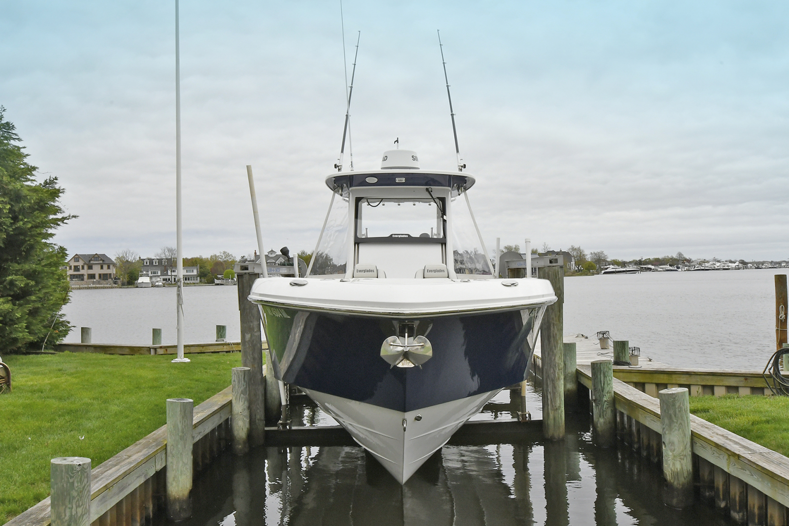 2016 Everglades 32 Center Console Yacht For Sale | Fan Sea Free | SI Yachts