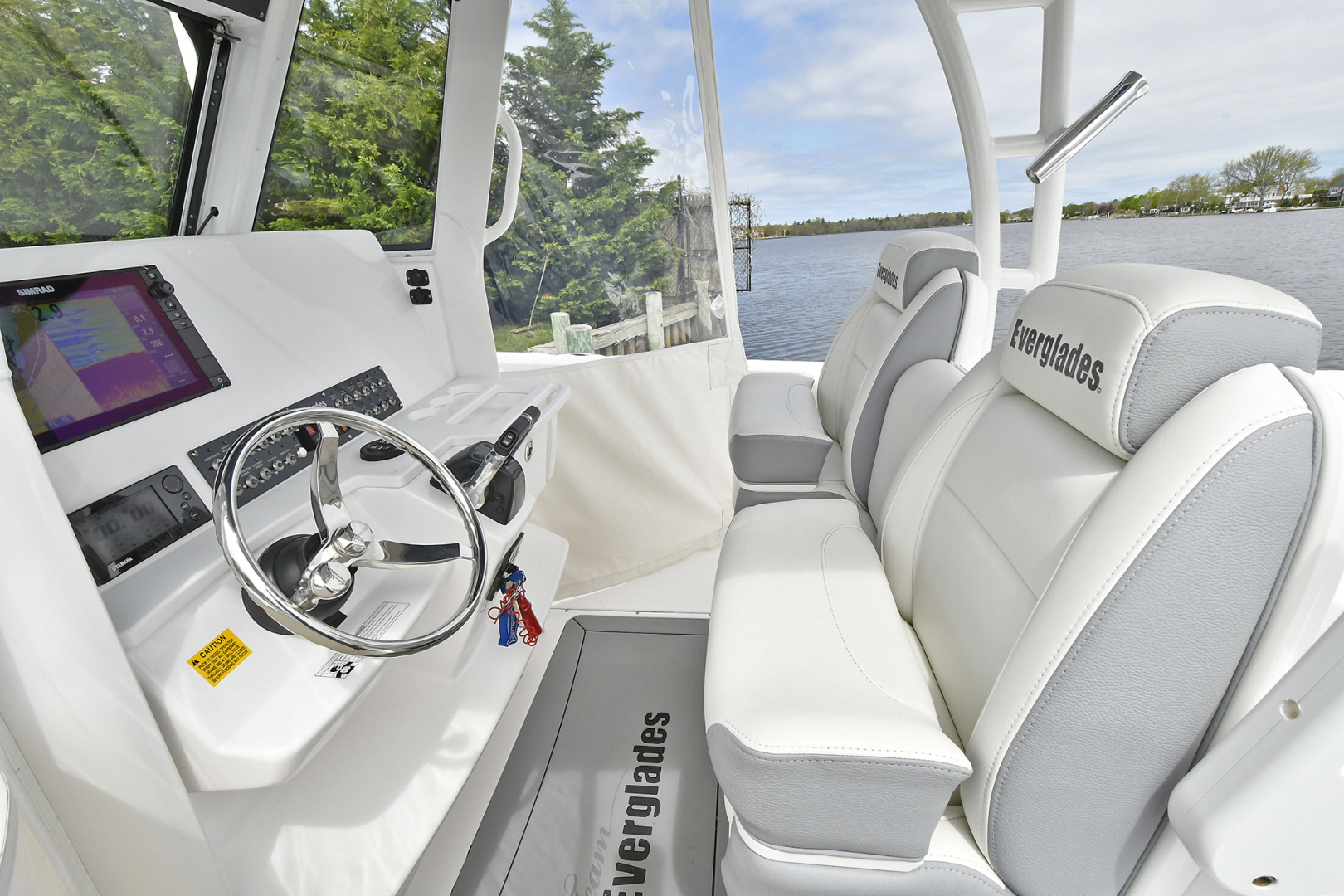 2016 Everglades 32 Center Console Yacht For Sale | Fan Sea Free | SI Yachts