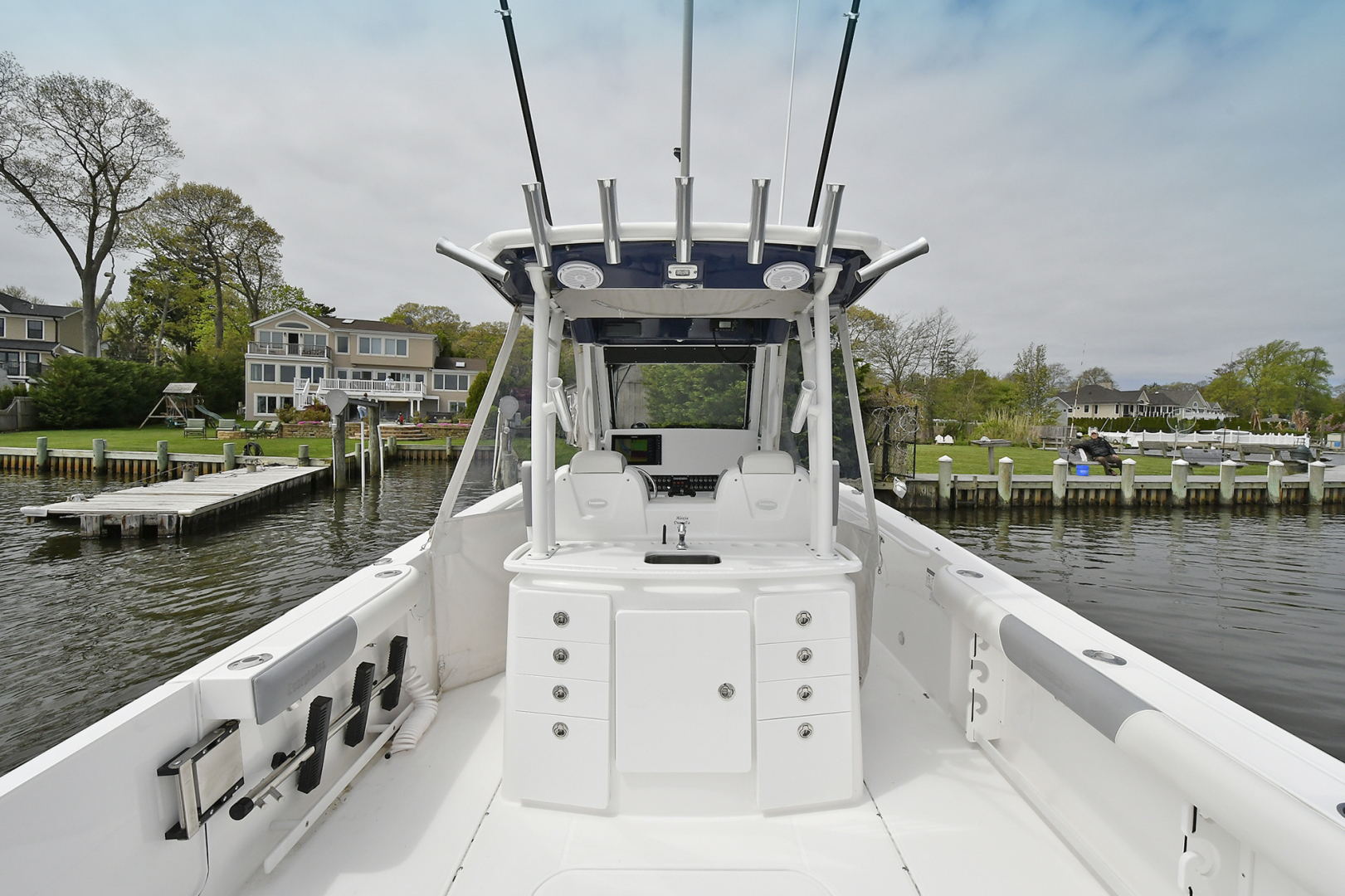 2016 Everglades 32 Center Console Yacht For Sale | Fan Sea Free | SI Yachts