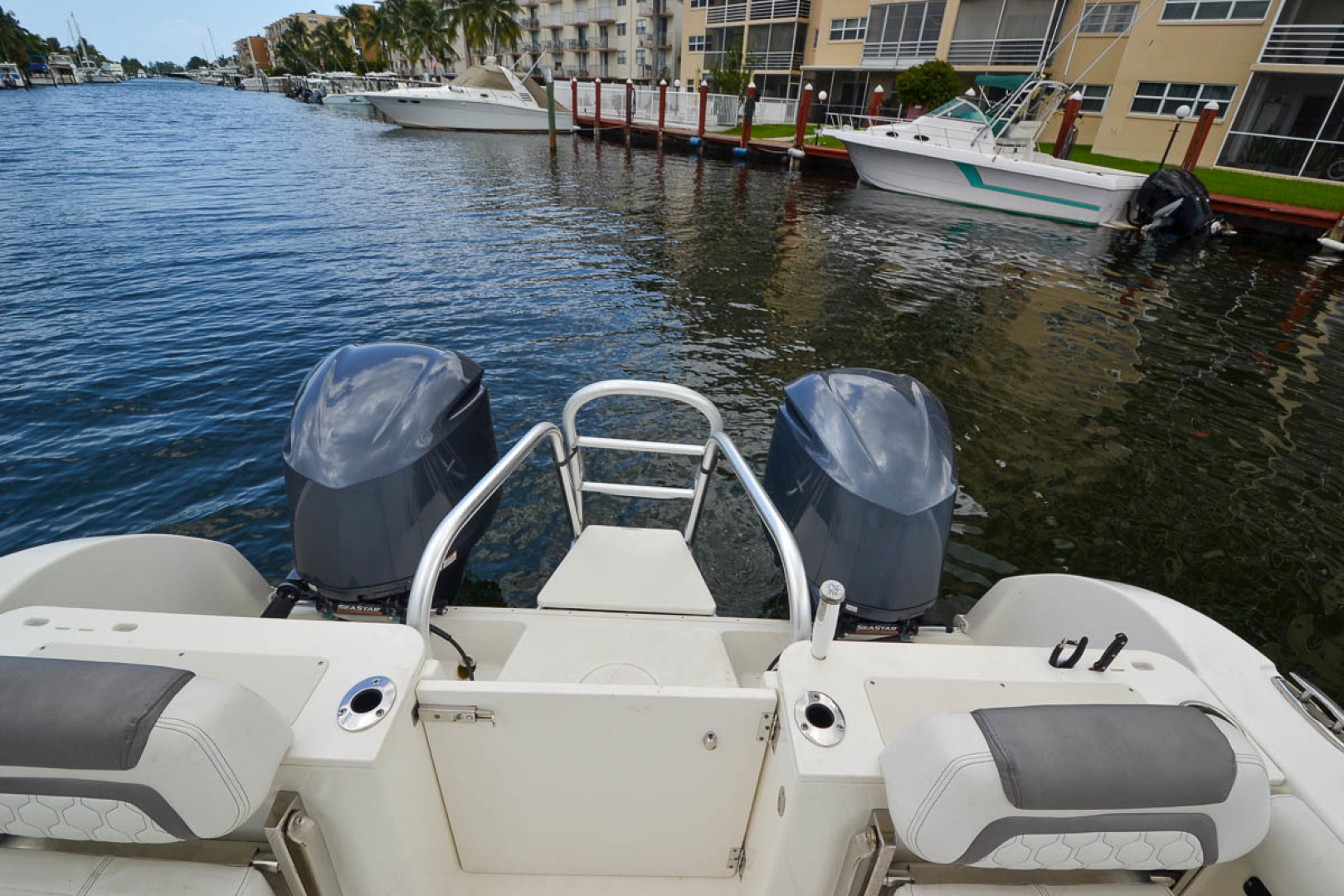 29' 2017 World Cat 295 CC | Tampa Yacht Sales