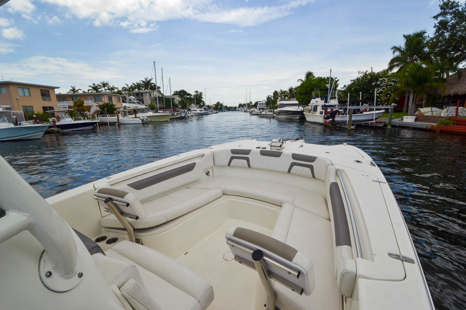 29' 2017 World Cat 295 CC | Tampa Yacht Sales