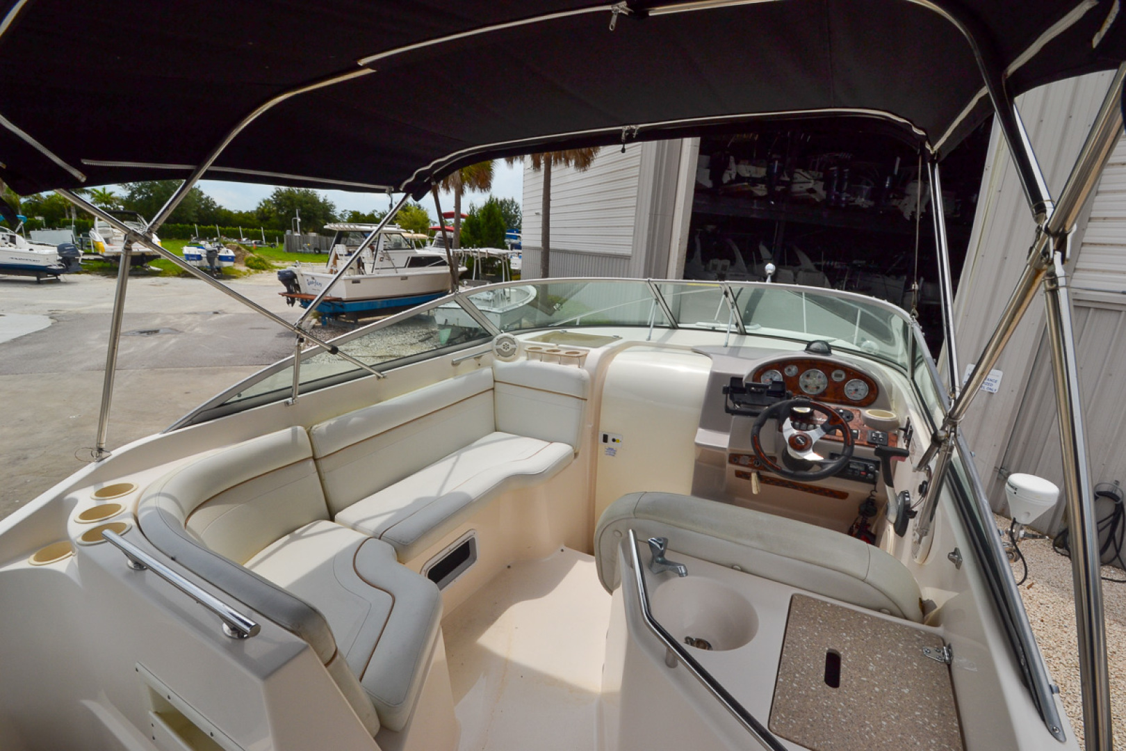 27' 2005 Rinker 270 Fiesta Vee | Tampa Yacht Sales