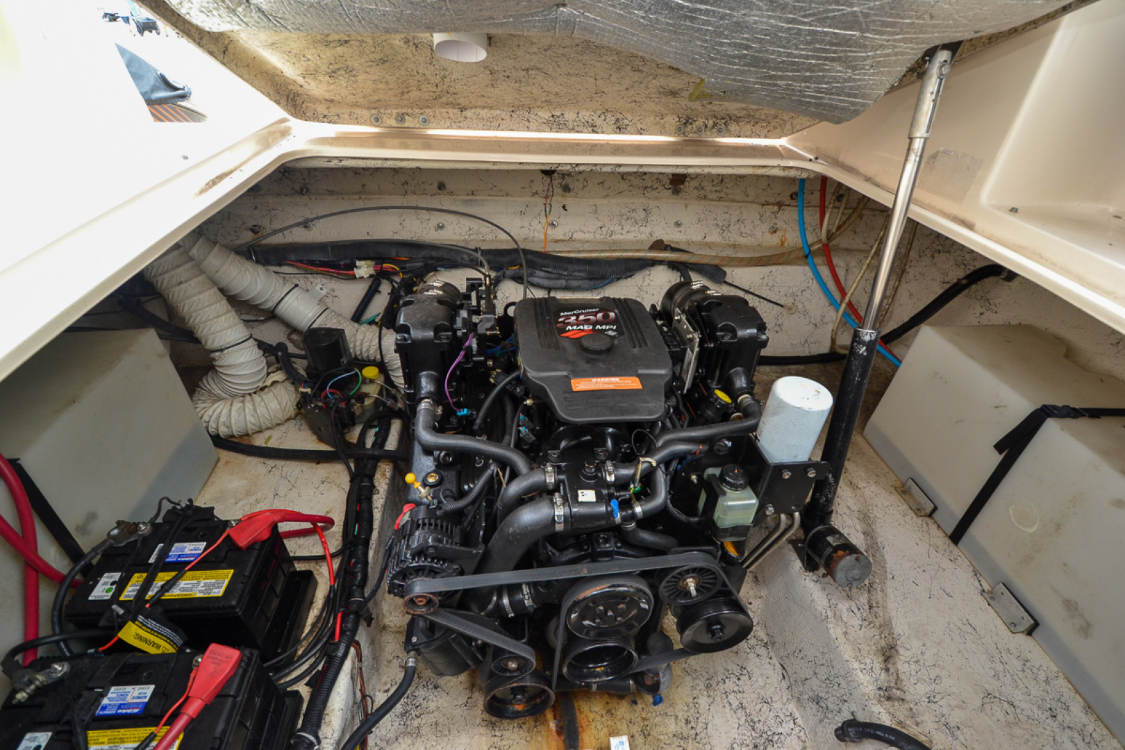 27' 2005 Rinker 270 Fiesta Vee | Tampa Yacht Sales