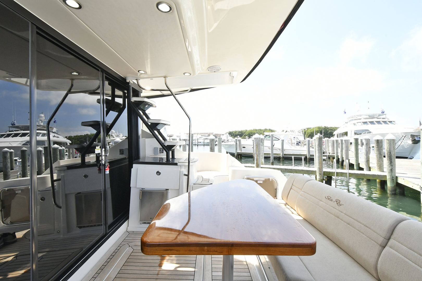 2014 Sea Ray 51 Flybridge Yacht For Sale | Seas The Day | SI Yachts