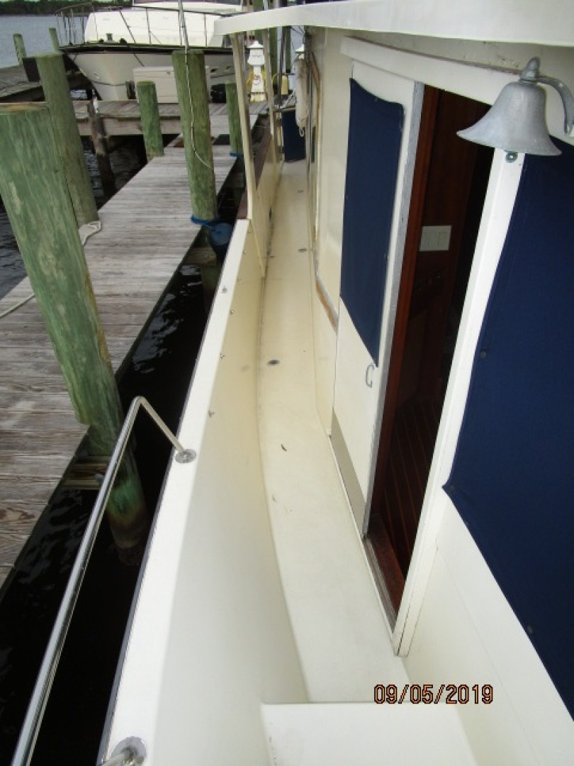 43' Pearson "43" Trawler for Sale | Motor Yachts | Queen Bea 2768234 ...