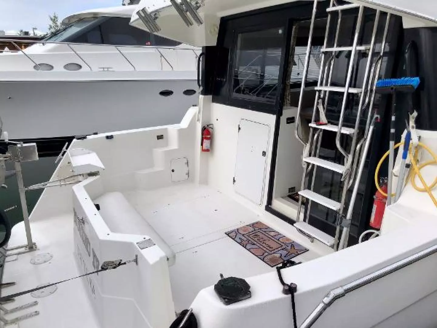 1991 Bayliner 4388 Motor Yacht 43' Yacht For Sale | NORDIC IV | Seattle ...