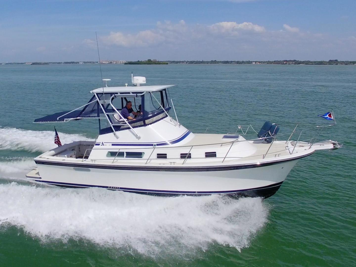 2004 Albin 32 plus 2 Command Bridge Frank's Dame