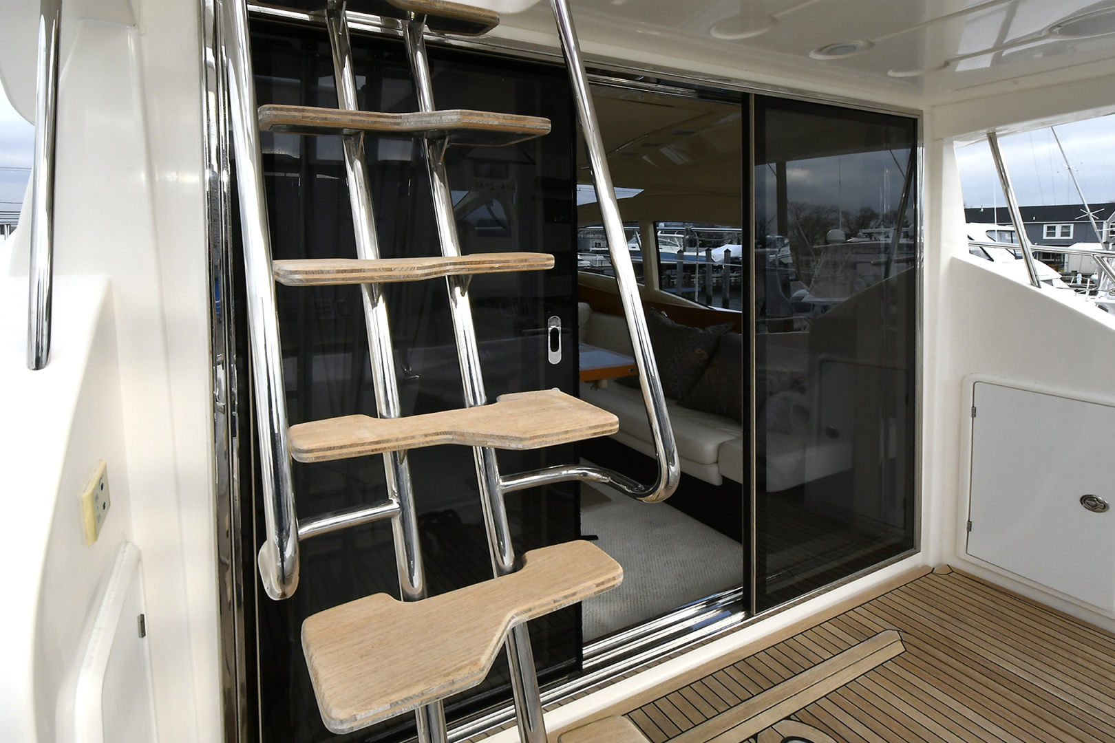 2012 Azimut 40 Fly Yacht For Sale | SI Yachts