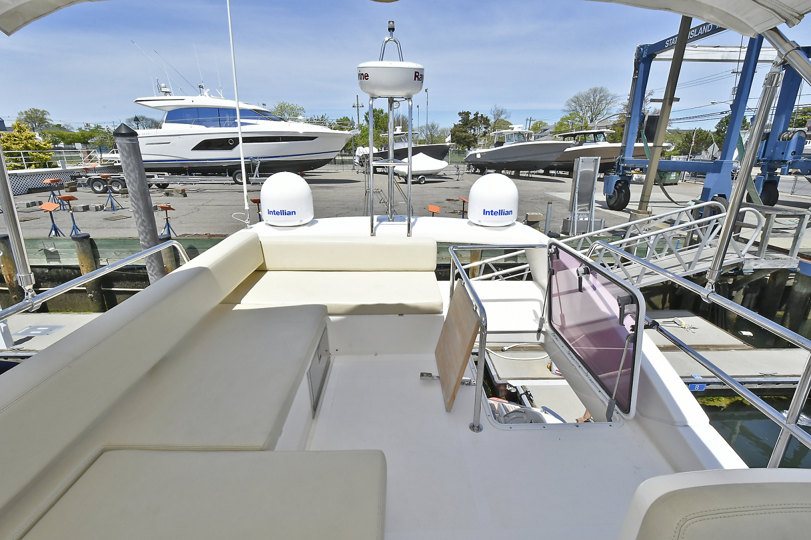 2012 Azimut 40 Fly Yacht For Sale | SI Yachts