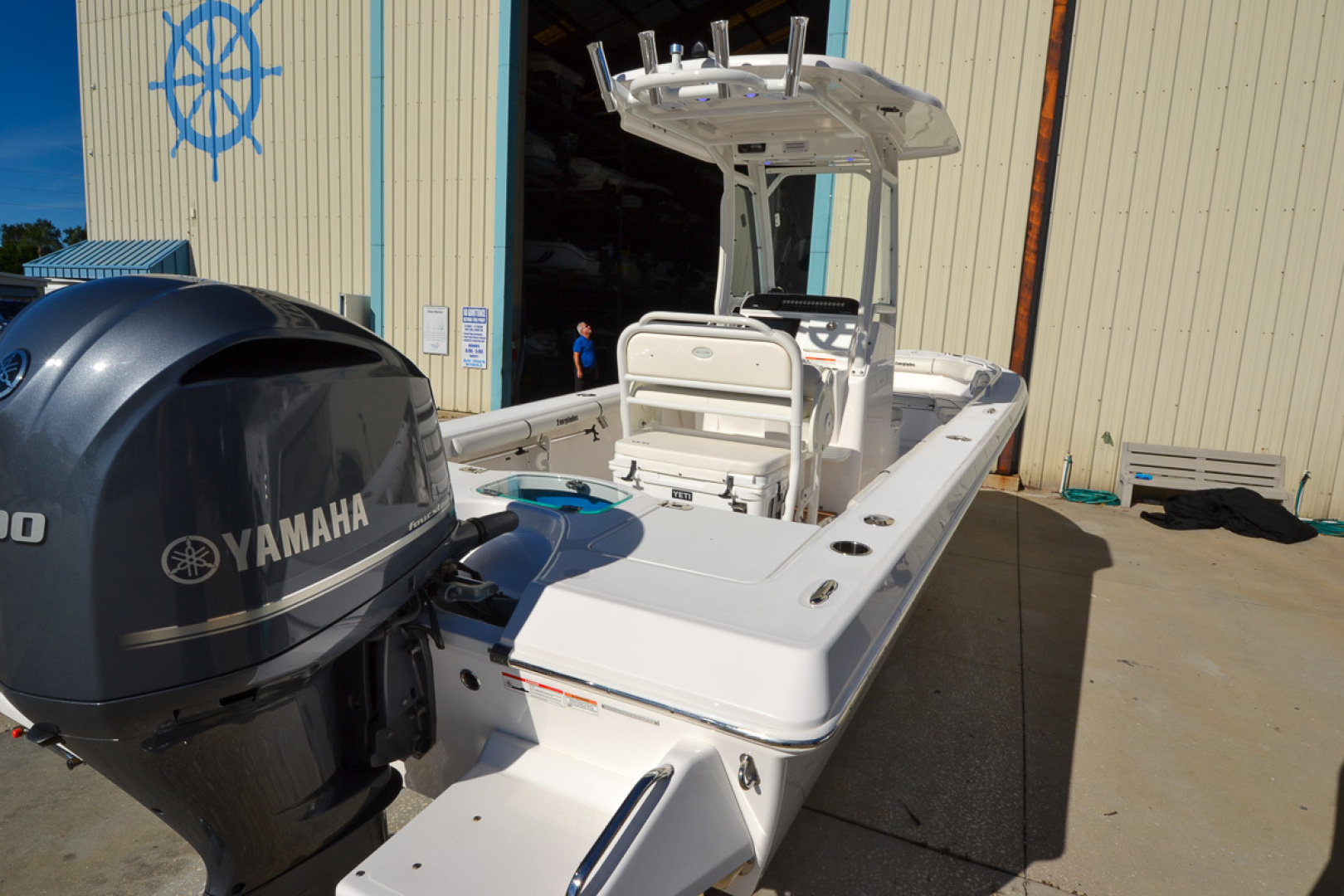 25' 2016 Everglades 243 cc | Tampa Yacht Sales