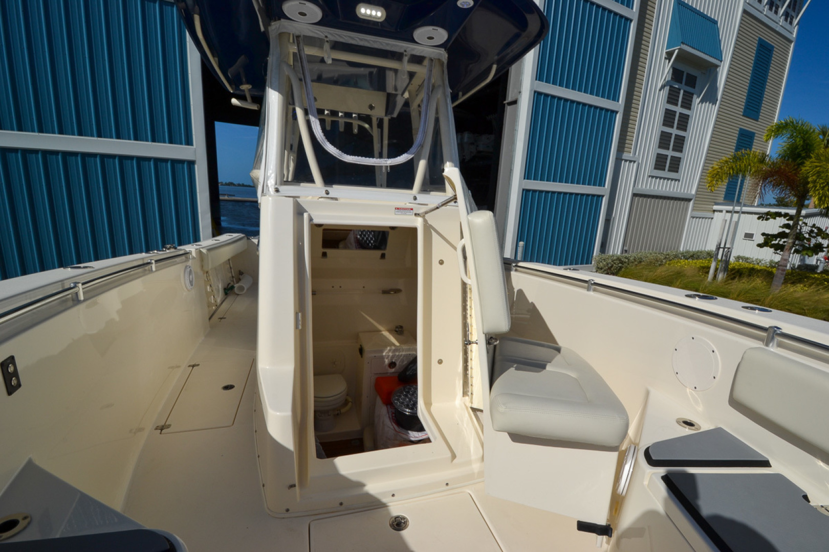 29' 2016 Cobia 296 cc | Tampa Yacht Sales