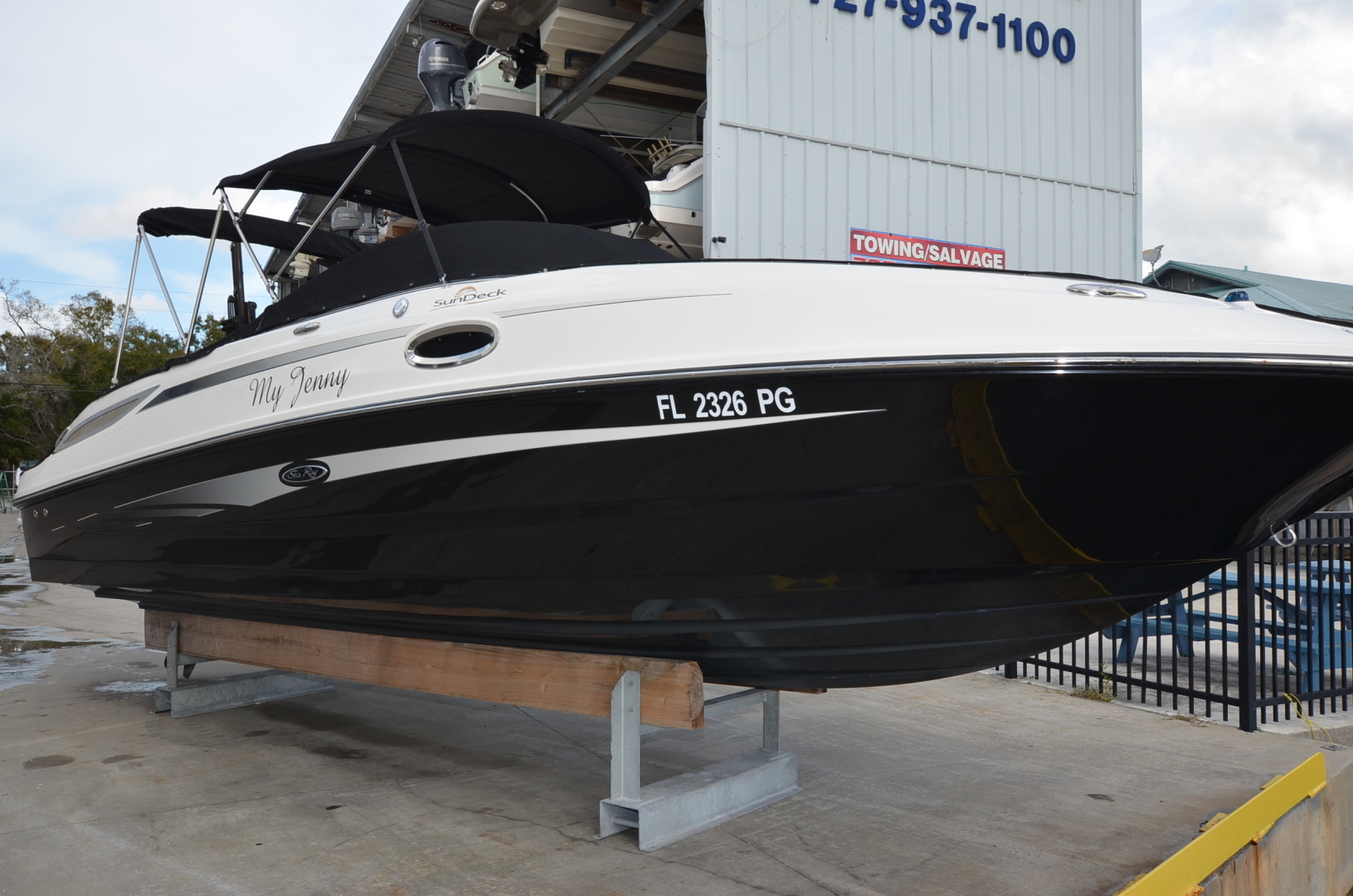 26' 2011 Sea Ray 260 Sundeck | Tampa Yacht Sales