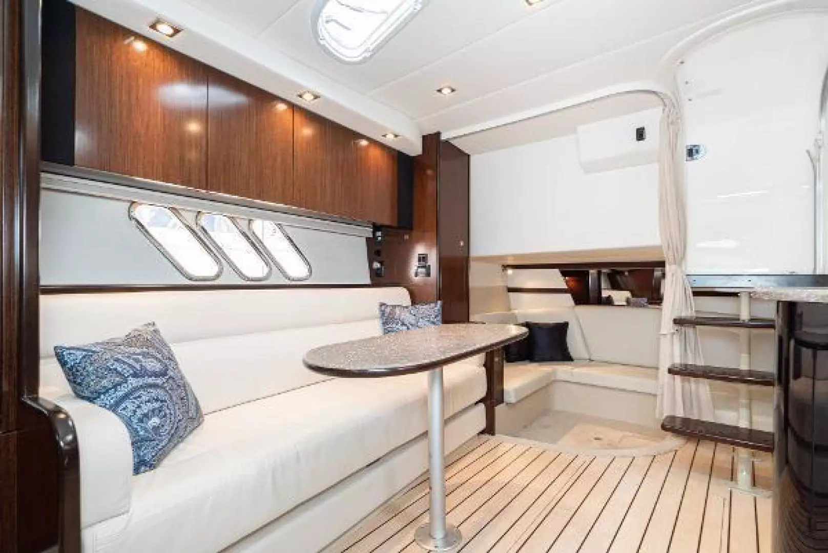 2012 Cruisers 380 Express 38' Yacht For Sale | SIRENA | Seattle Yachts