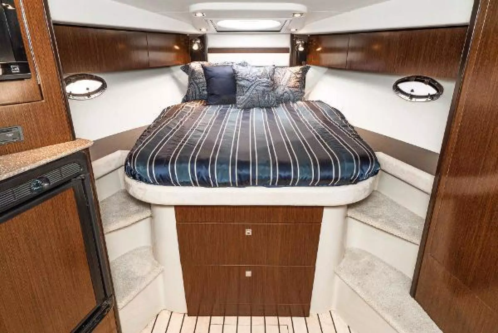2012 Cruisers 380 Express 38' Yacht For Sale | SIRENA | Seattle Yachts